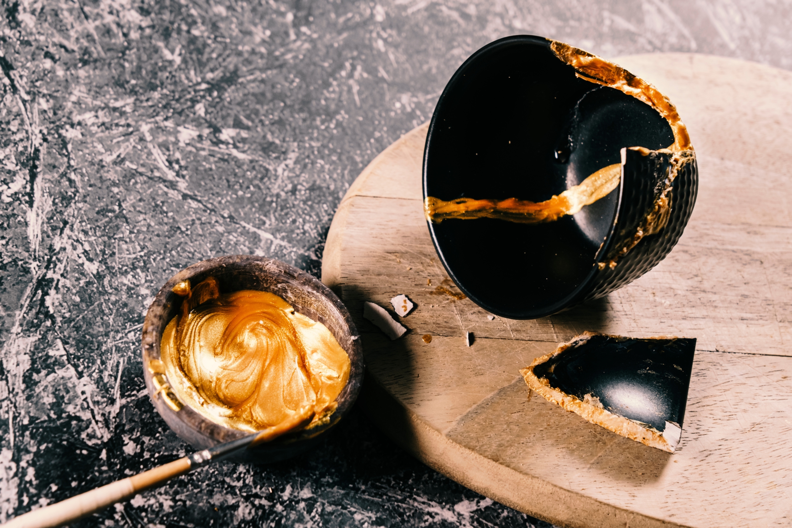 Bowl,With,A,Golden,Ointment,To,Repair,A,Pottery,For