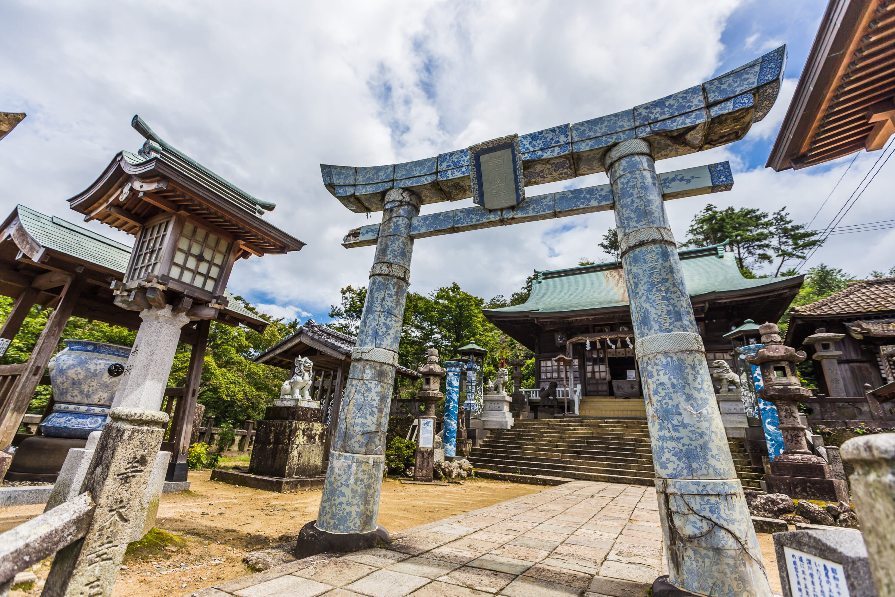 Tozan Shrine. Photo by kan_khampanya via Shutterstock.